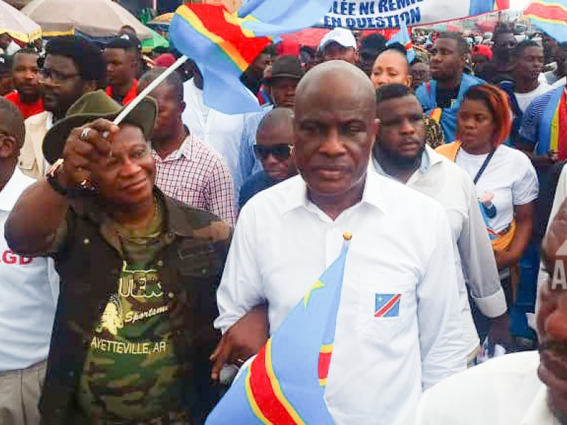 RDC-M23 : début de la marche à Kinshasa, Fayulu et Matata présents | Actualite.cd